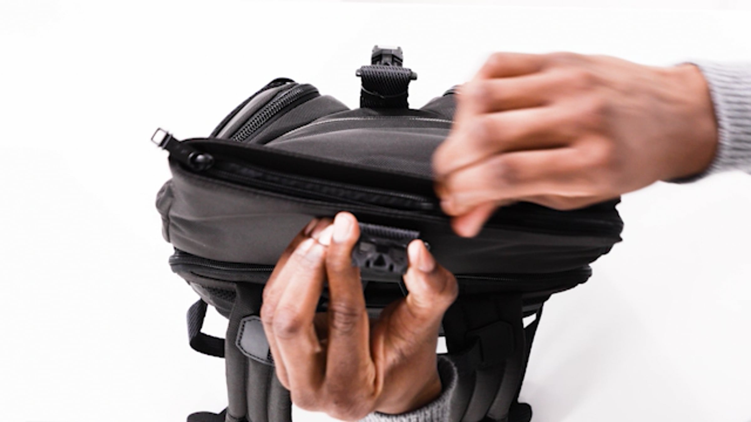 Video 051_ALPHA BRAVO Logistics Flap Lid Backpack_1424811041