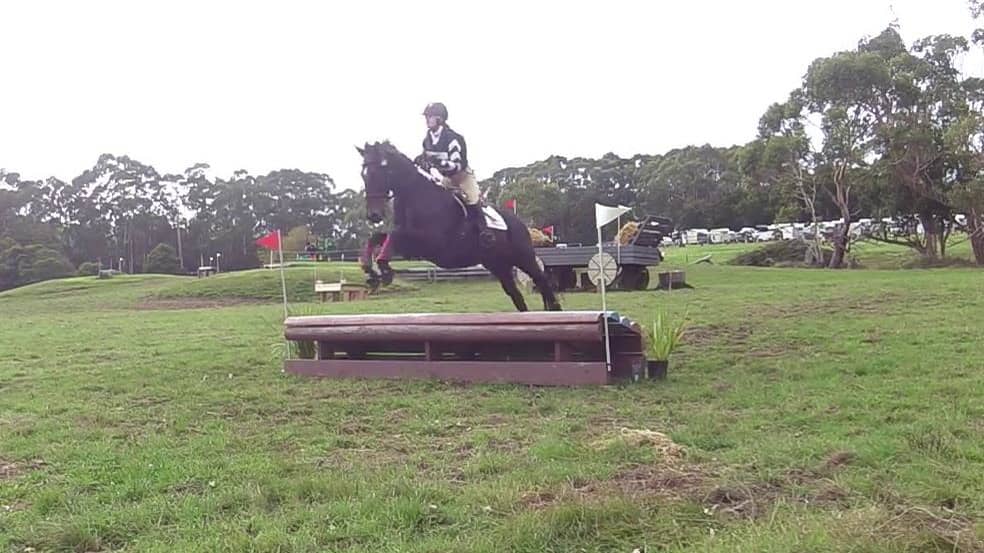 Caitlin Pauley riding Cruz Control 226 Ev65 Heytesbury Horse Trials ...