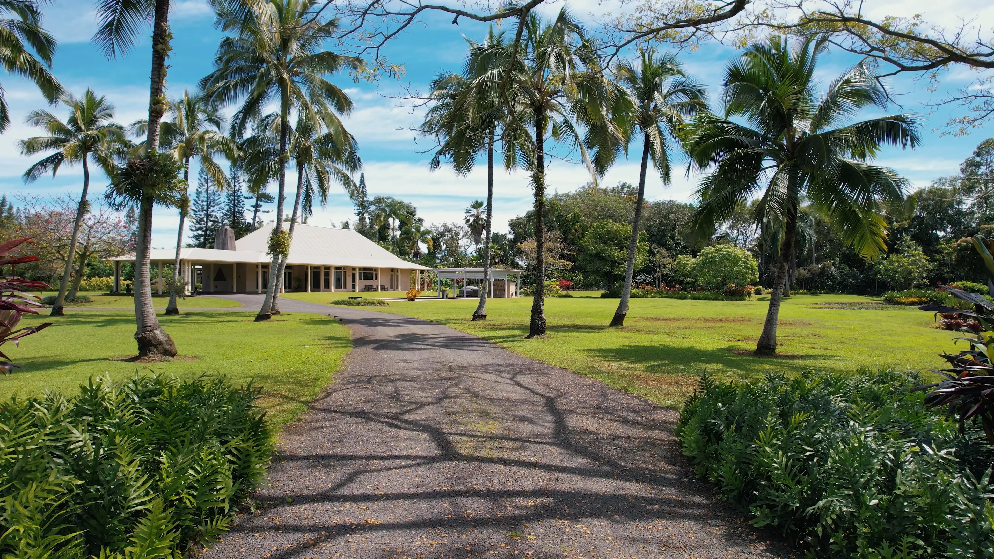 4585 Kuawa Rd. Branded