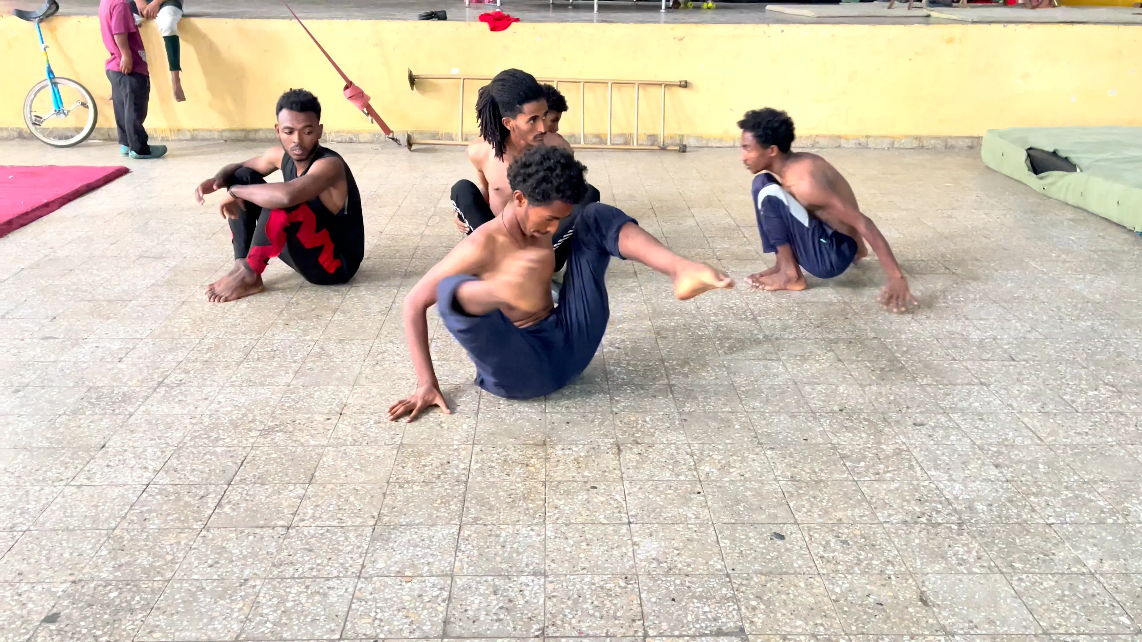 Dislocation /contortion artist on Vimeo