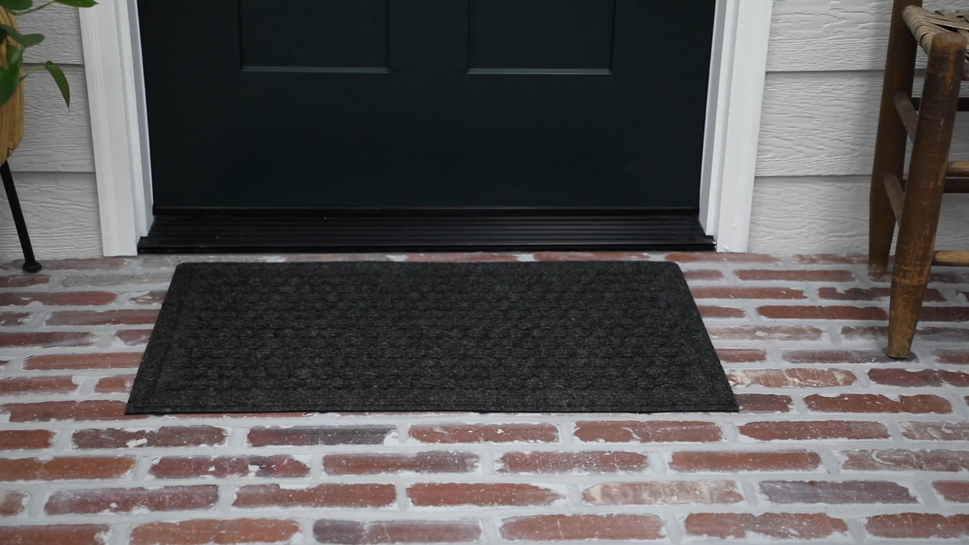 Mohawk Home Waffle Grid Impression Onyx 1' 6" x 2' 6" Door Mat, 2' x 3' - Contemporary ...