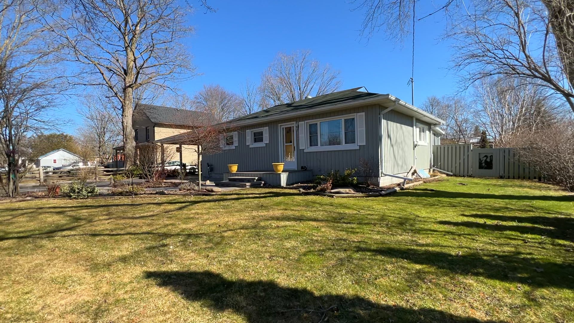 124 Munroe St W - 124 Munroe St W on Vimeo