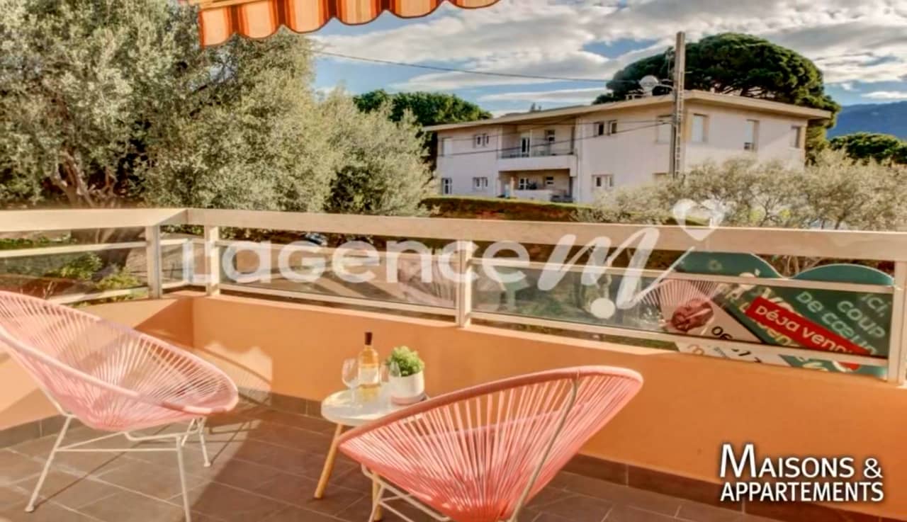 NICE - APPARTEMENT A VENDRE - 250 000 € - 49 m² - 2 pièce(s) on Vimeo