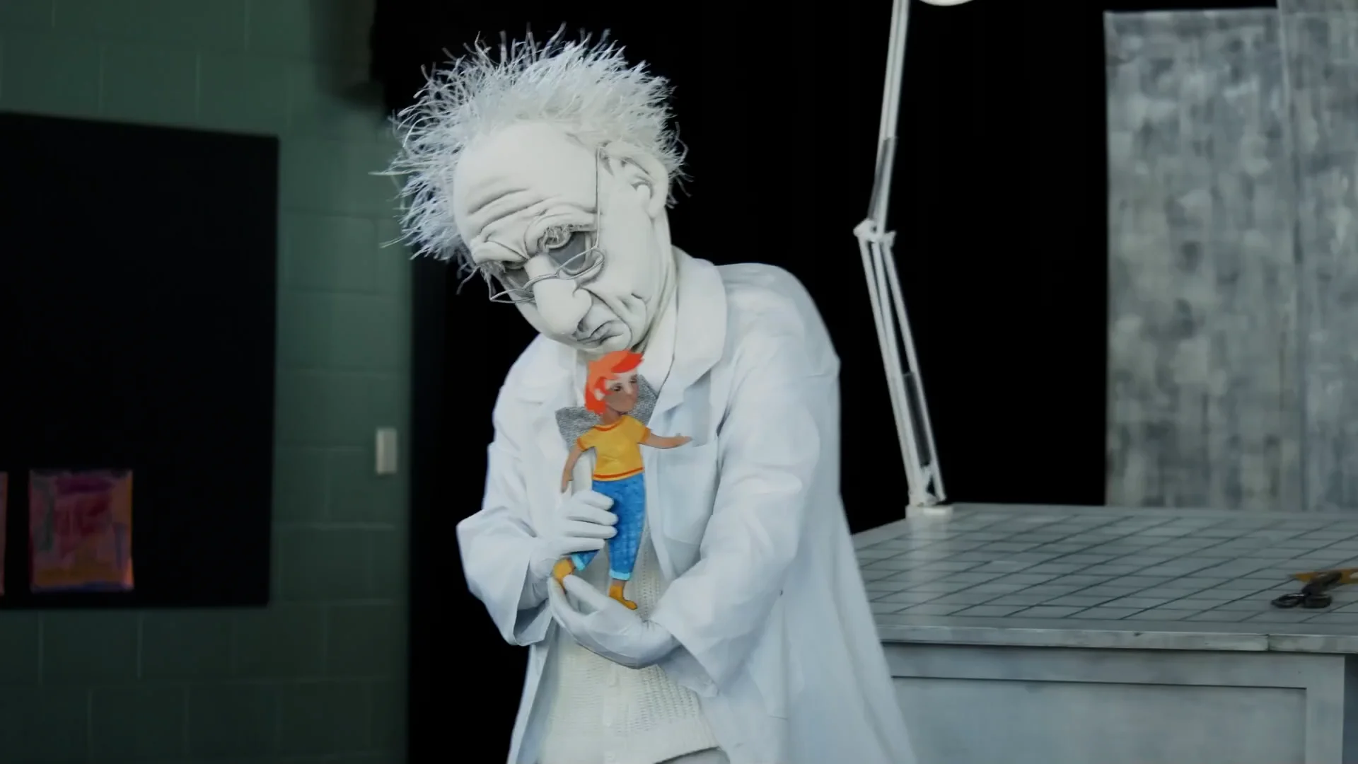 The Paper Escaper - Short synopsis