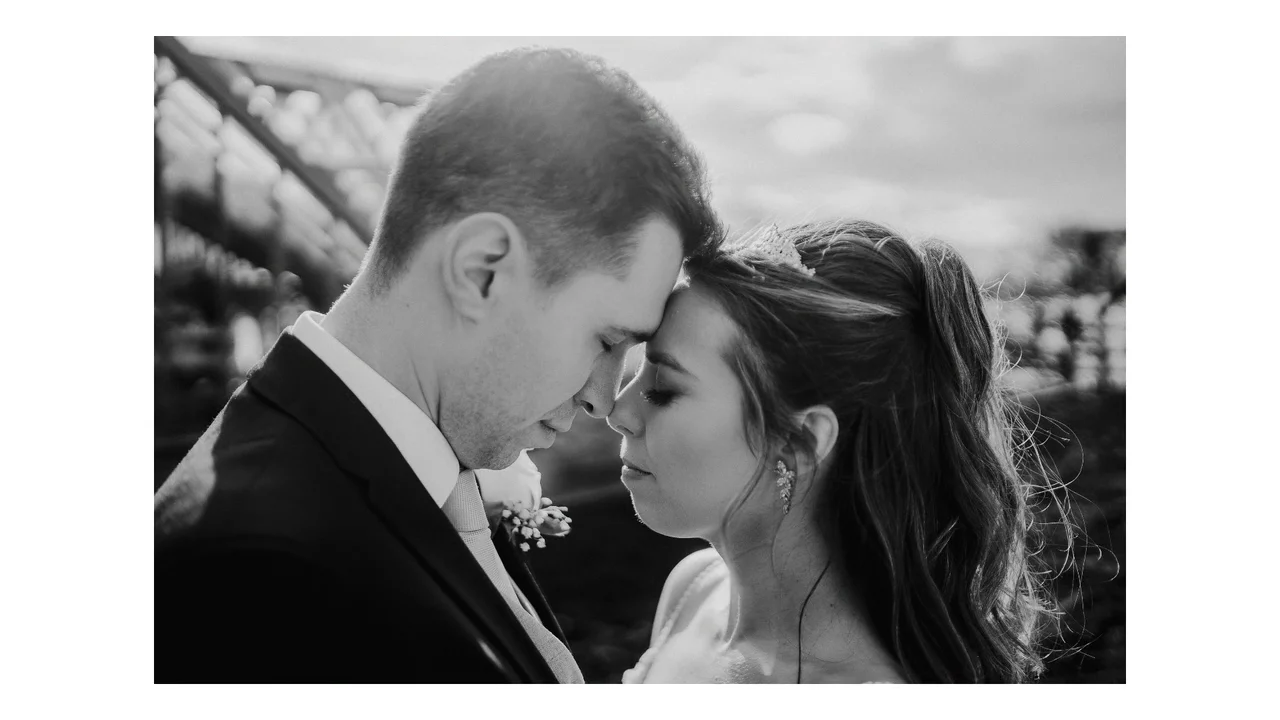 Emily and Jordan - Slideshow on Vimeo