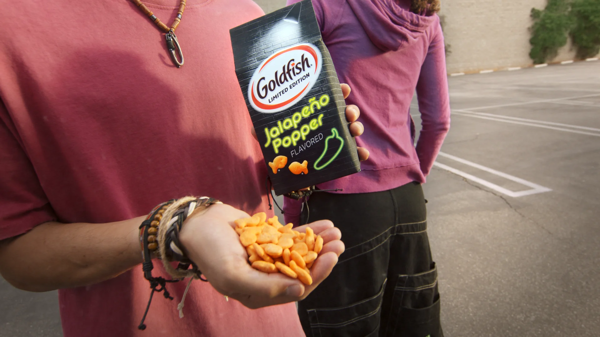 CPGO0376000H_GOLDFISH_JALAPENO_POPPERS_HERO_15_16x9 on Vimeo