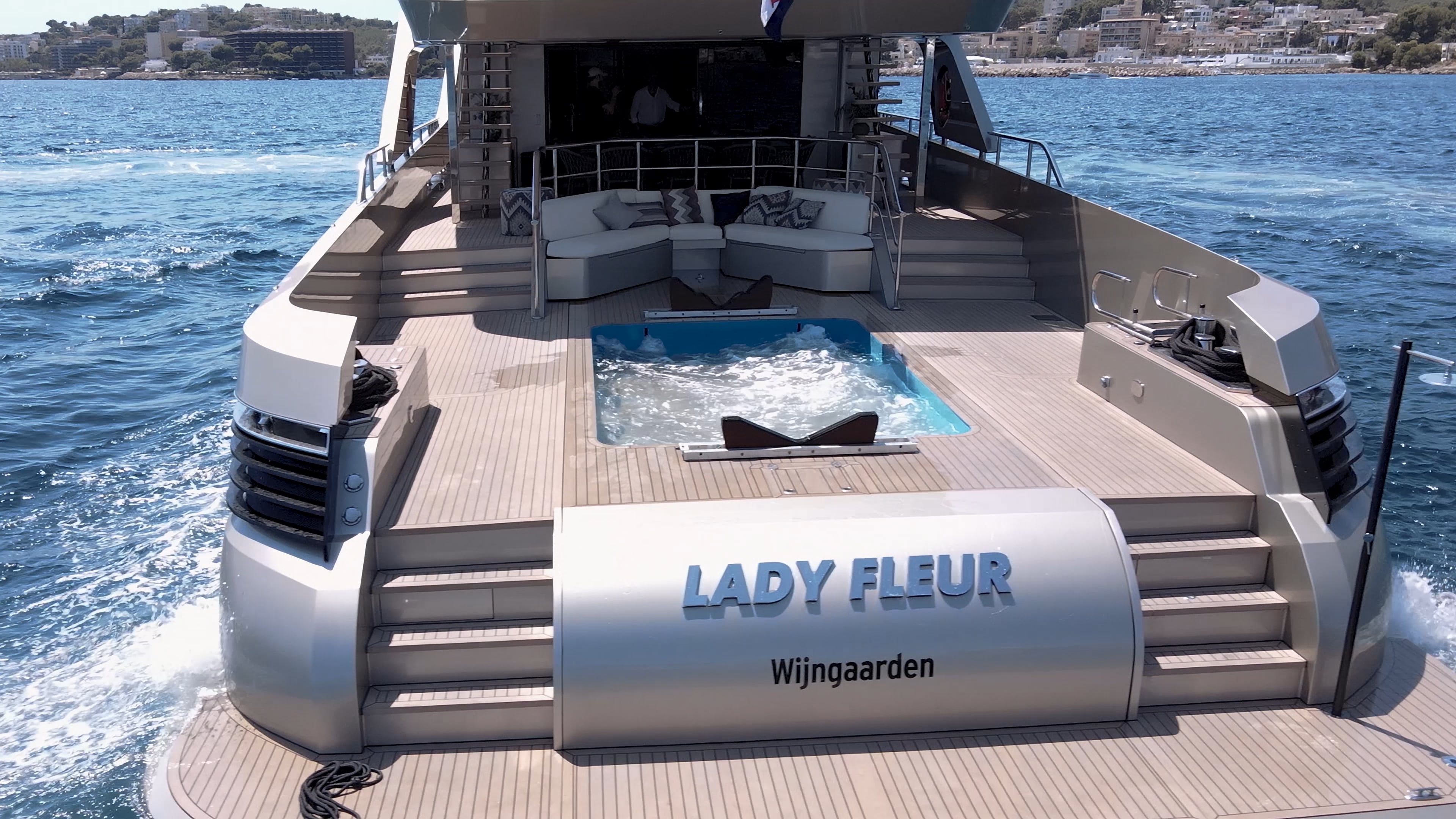 Lady Fleur - Tender platform / Swimming pool on Vimeo