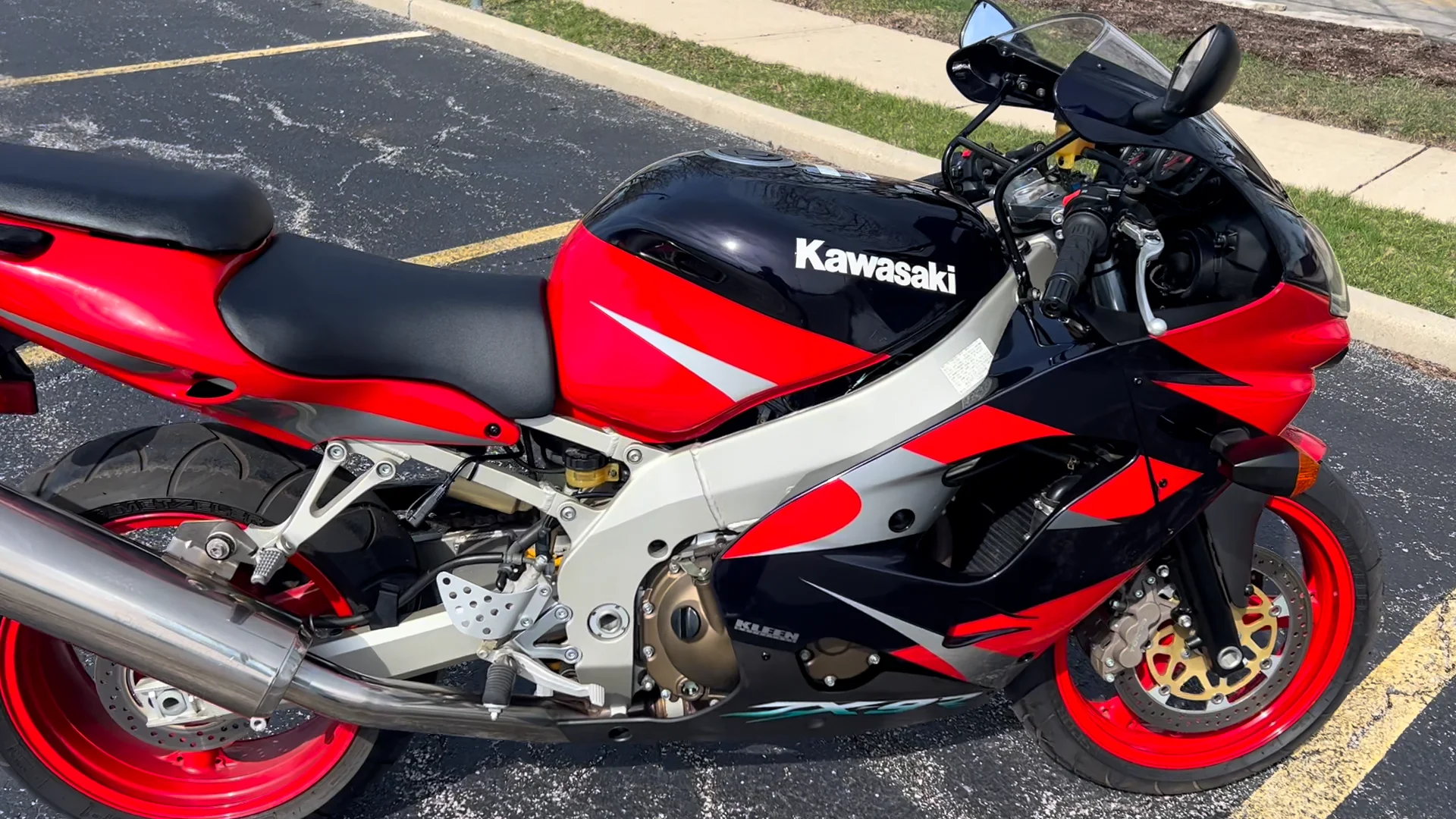 2001 Kawasaki zx9r startup and walk around