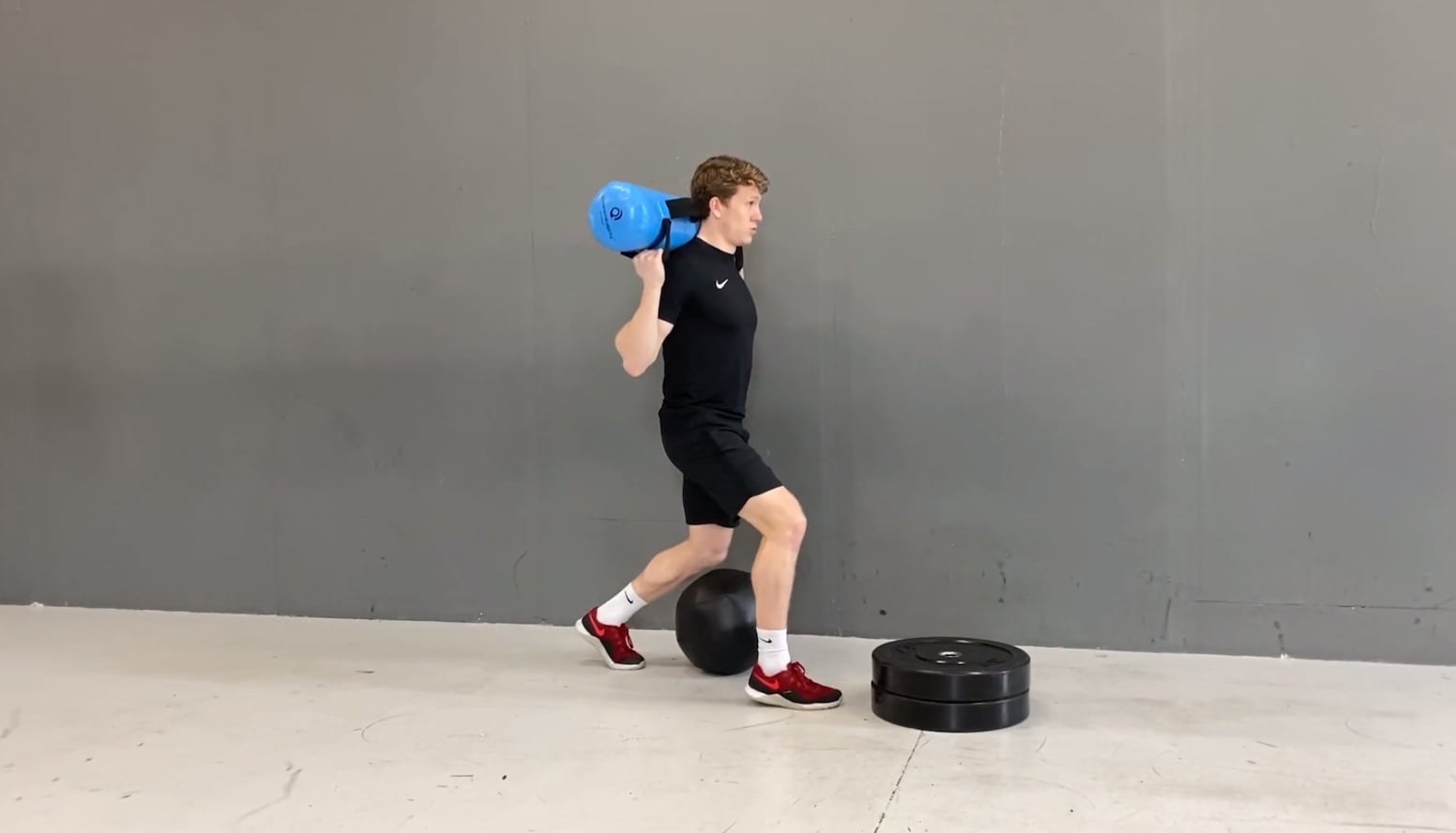 Box Taps With Aquabag On Shoulders (FBS) on Vimeo