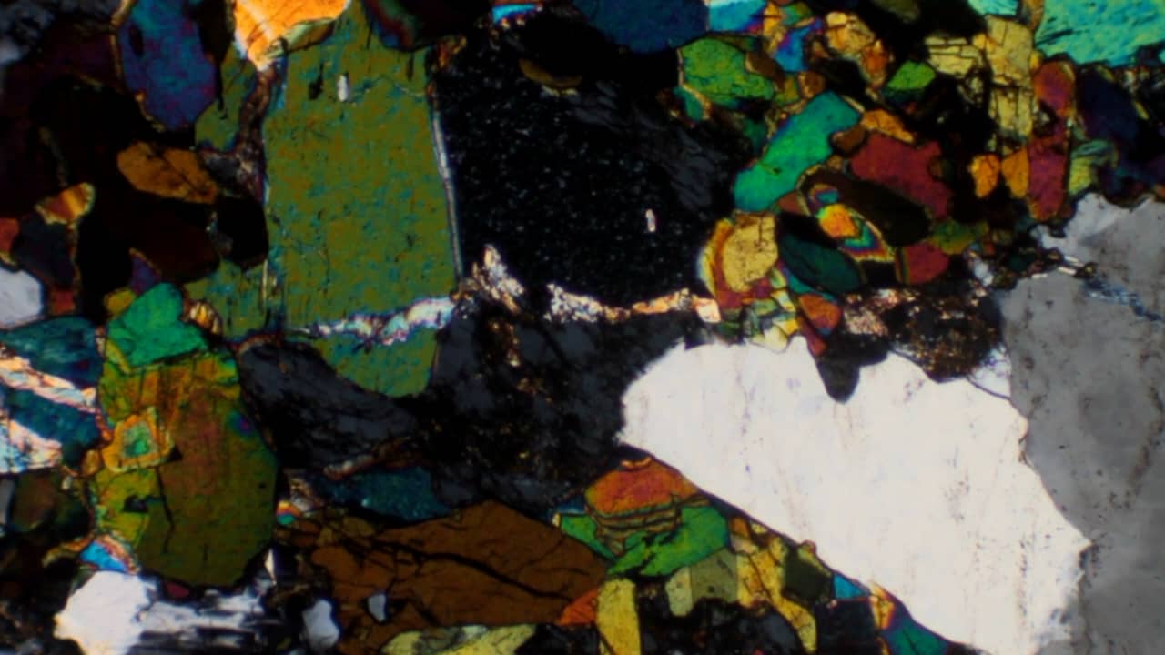 aegirine-augite in thin section FKM-399 XP on Vimeo