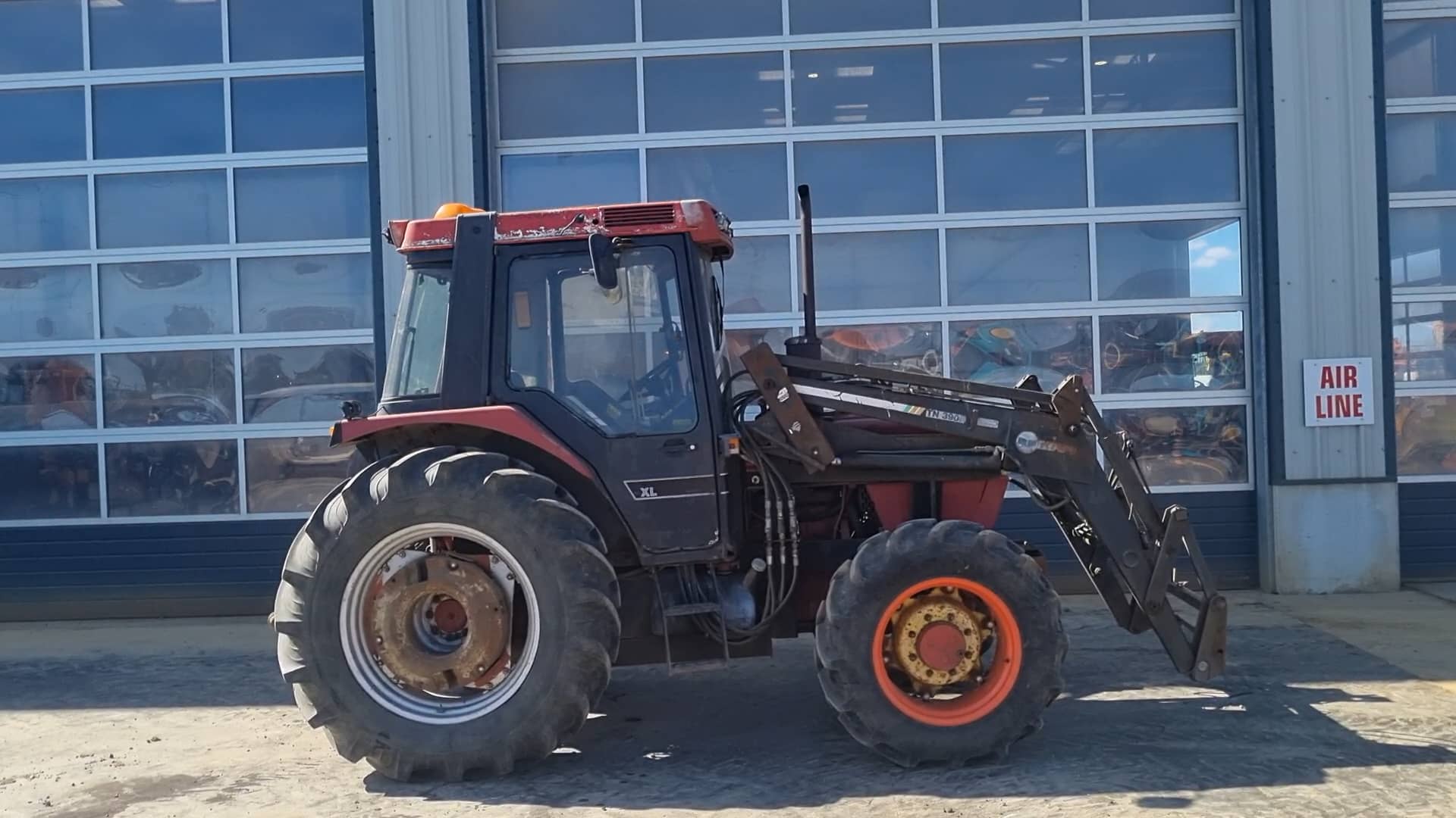 Case 895XL - Leeds April 23 on Vimeo