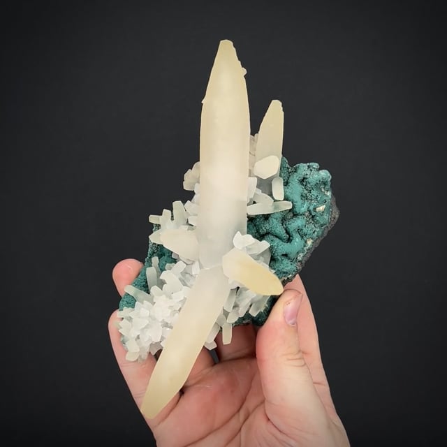 Calcite & Celadonite | Iraí, Rio Grande do Sul, Brazil