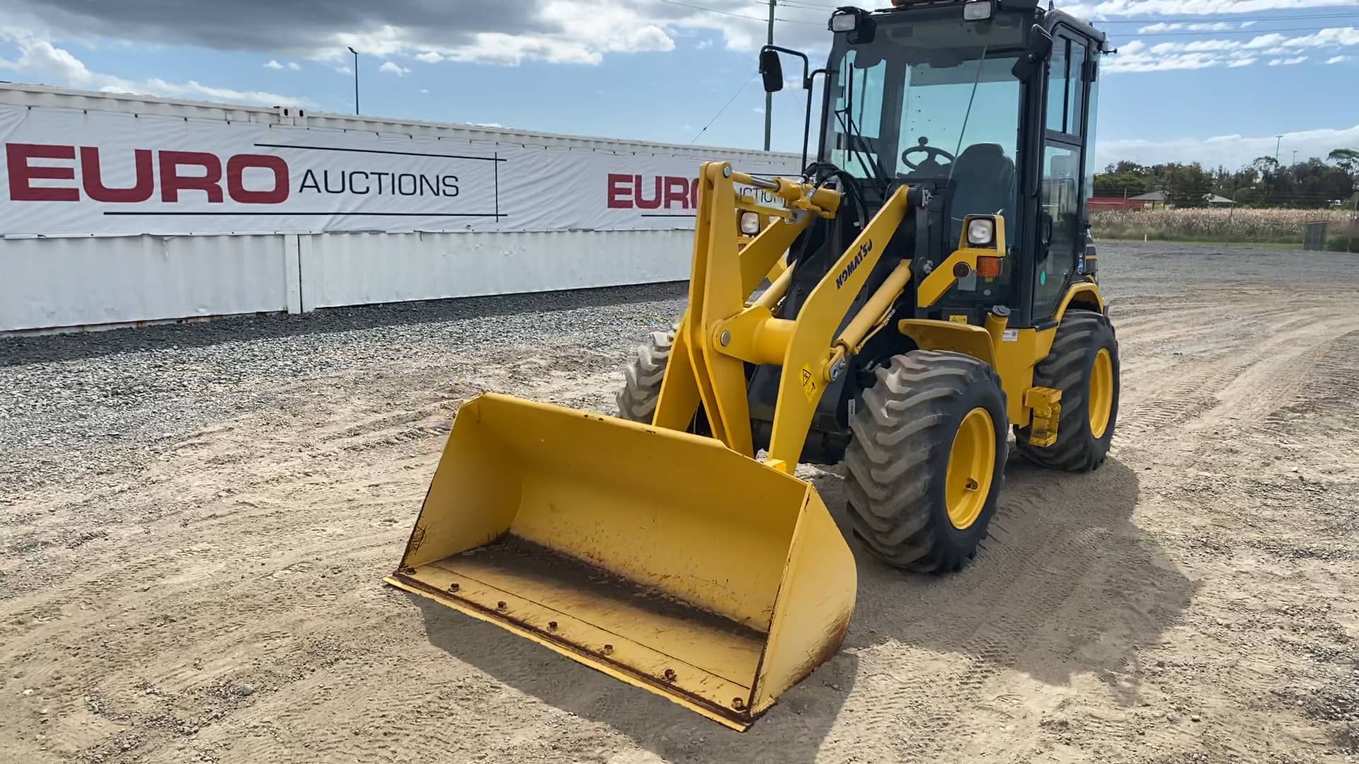 Komatsu WA40-8 Wheeled Loader - Brisbane April 2023 on Vimeo
