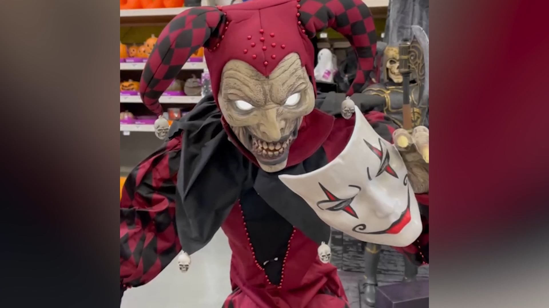 AFV_pranks_3983069_7203225_Kids-Scared-of-Halloween-Decorations on Vimeo