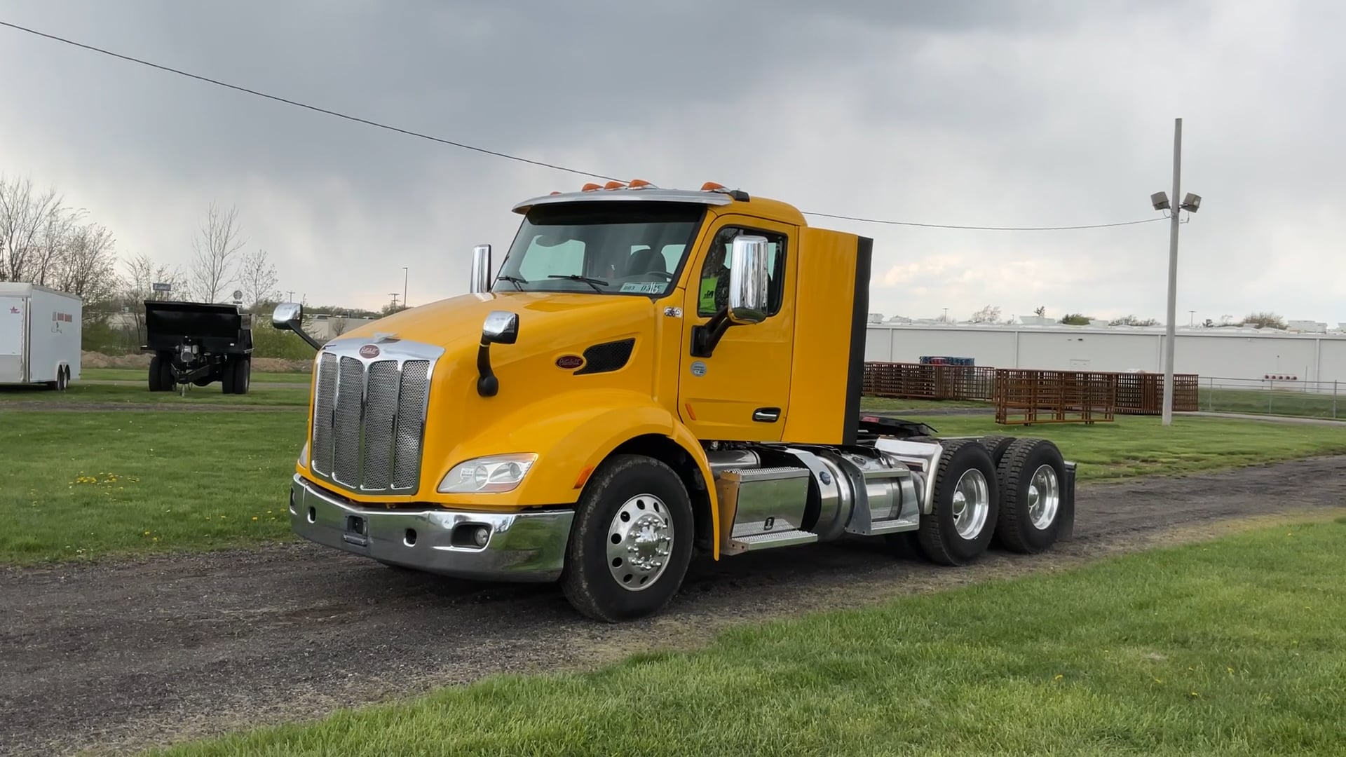 2016 PETERBILT 579 TANDEM AXLE DAY CAB TRUCK TRACTOR VIN ...