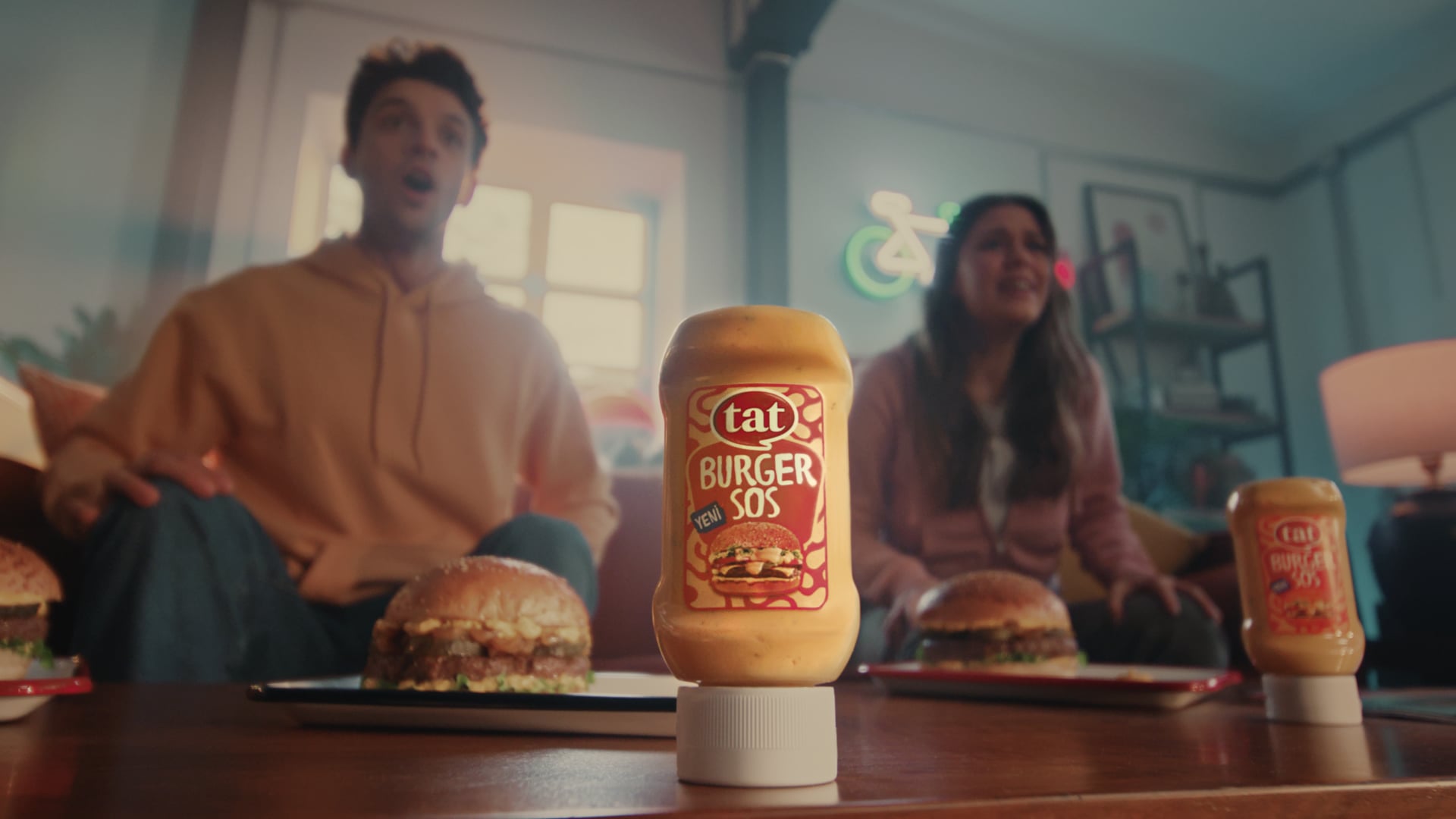 Tat // Burger Sos! on Vimeo