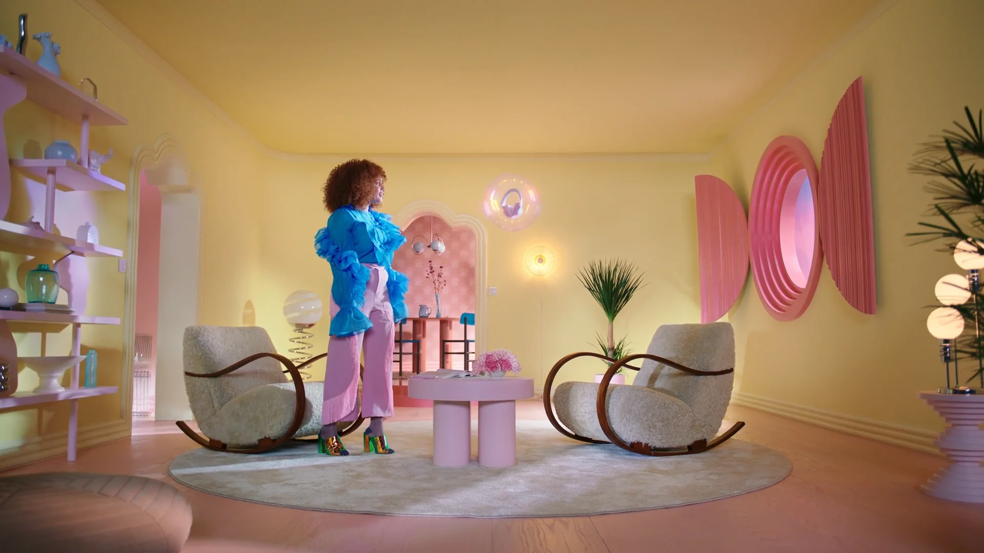 Klarna - Headphones Bubble on Vimeo