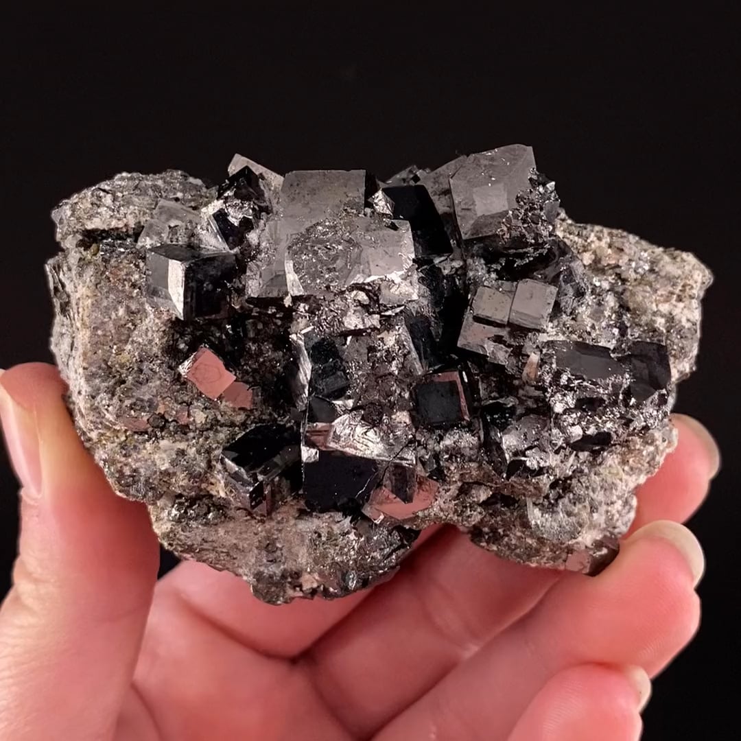 Magnetite (rare cubic habit) on Vimeo
