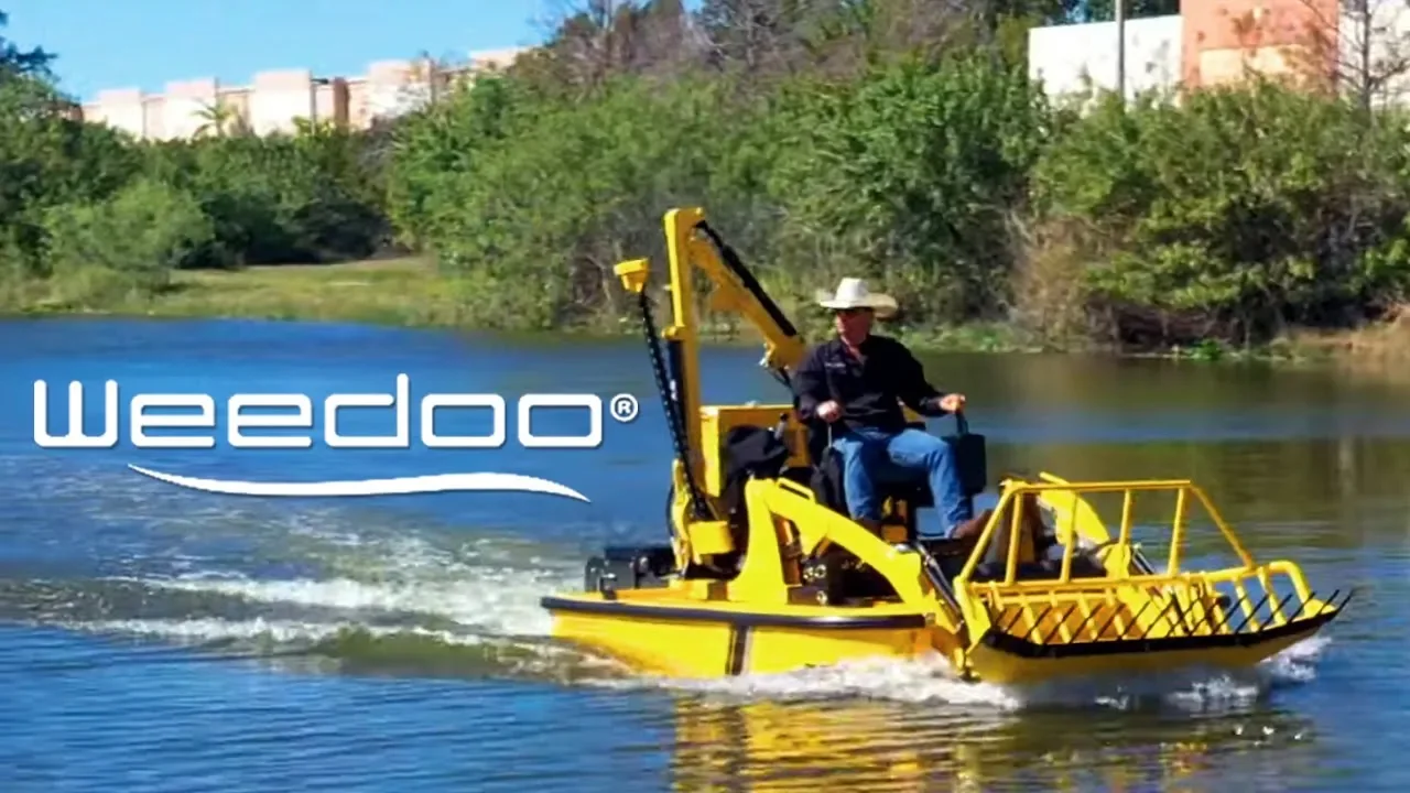 Weedoo Boats - Aquatic Weed Harvester