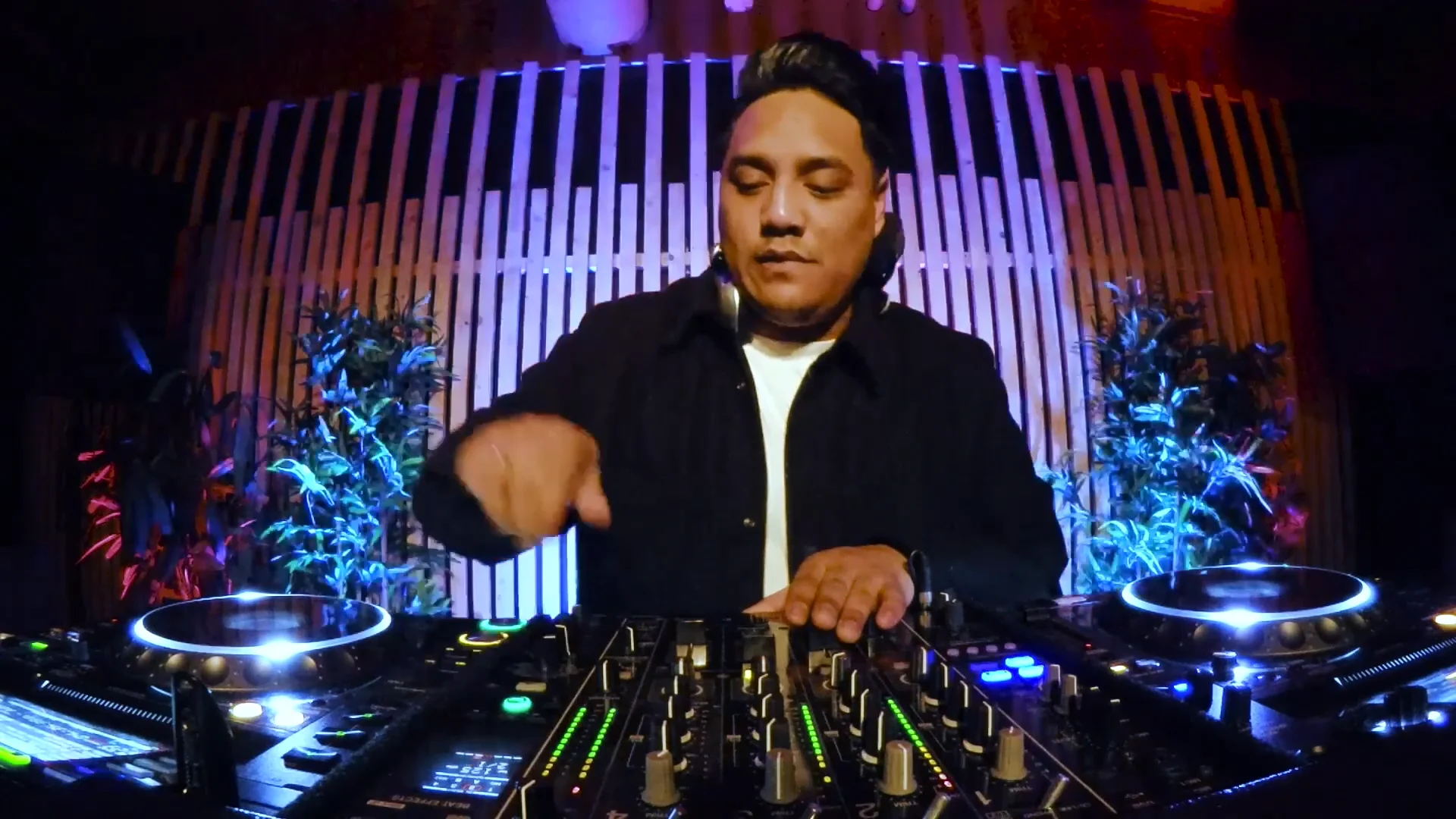 DJ Mike Rock (Lovesound Promo 1) on Vimeo