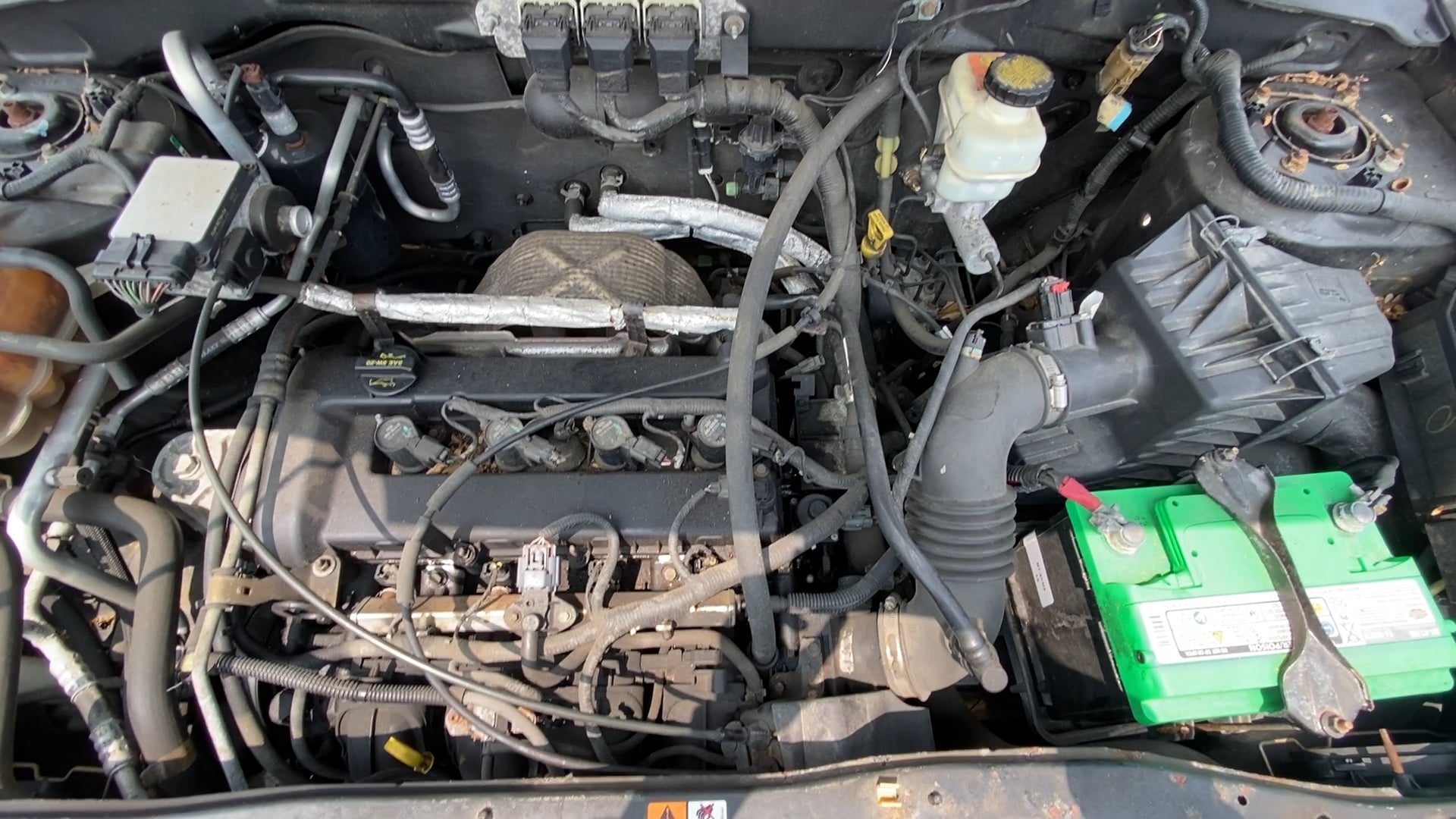 DDB64923 2005 Ford Escape on Vimeo