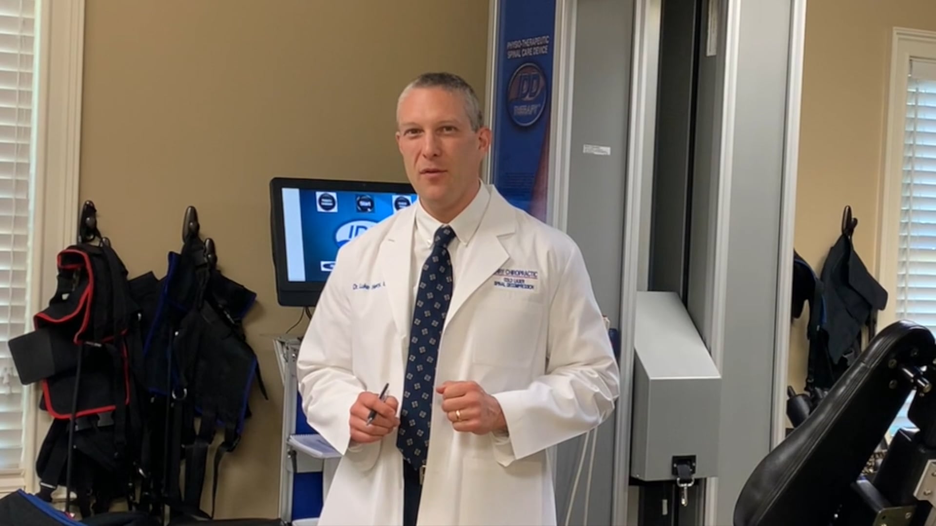 Dr. Henry discusses why the Accu-SPINA is the best nonsurgical spinal ...
