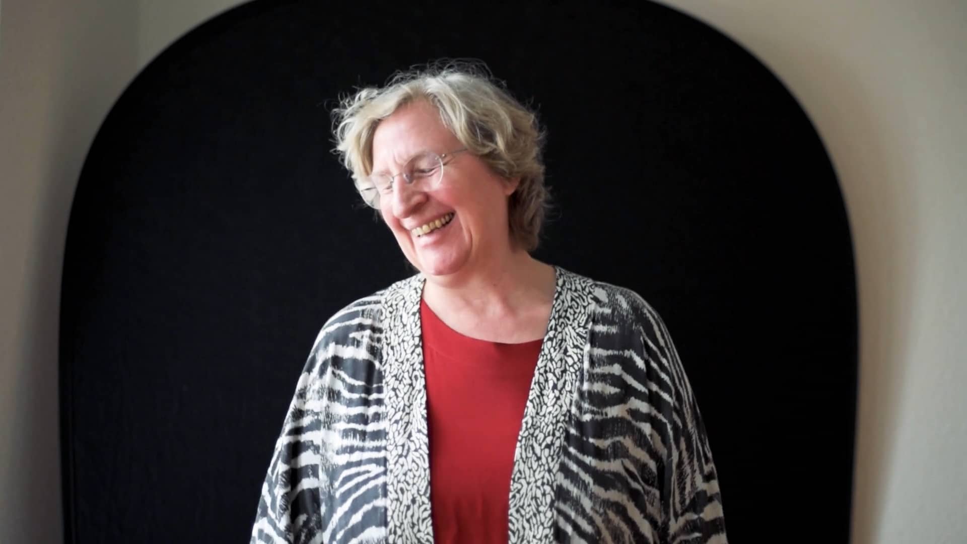 Cornelia Schinzilarz: Lachen auf Kommando. on Vimeo