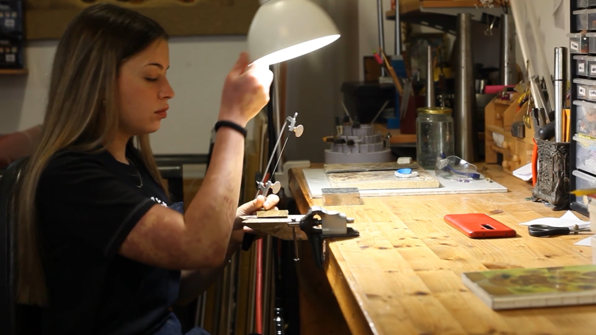 Σχεδιάστρια κοσμήματος, της Χαράς Κόντη - SAE Videography Student ...