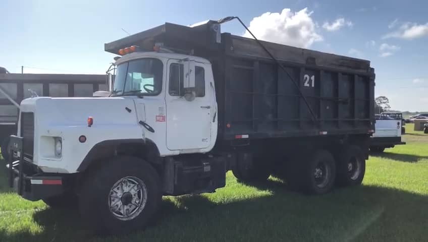 Mack DM690S Tandem Axle Dumptruck - Y&F - Florida - May 2023 on Vimeo