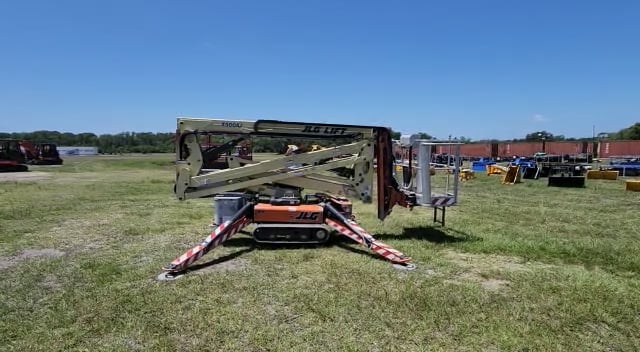 JLG X500AJ 50' Crawler Boom Lift - Y&F - Florida - May 2023 on Vimeo