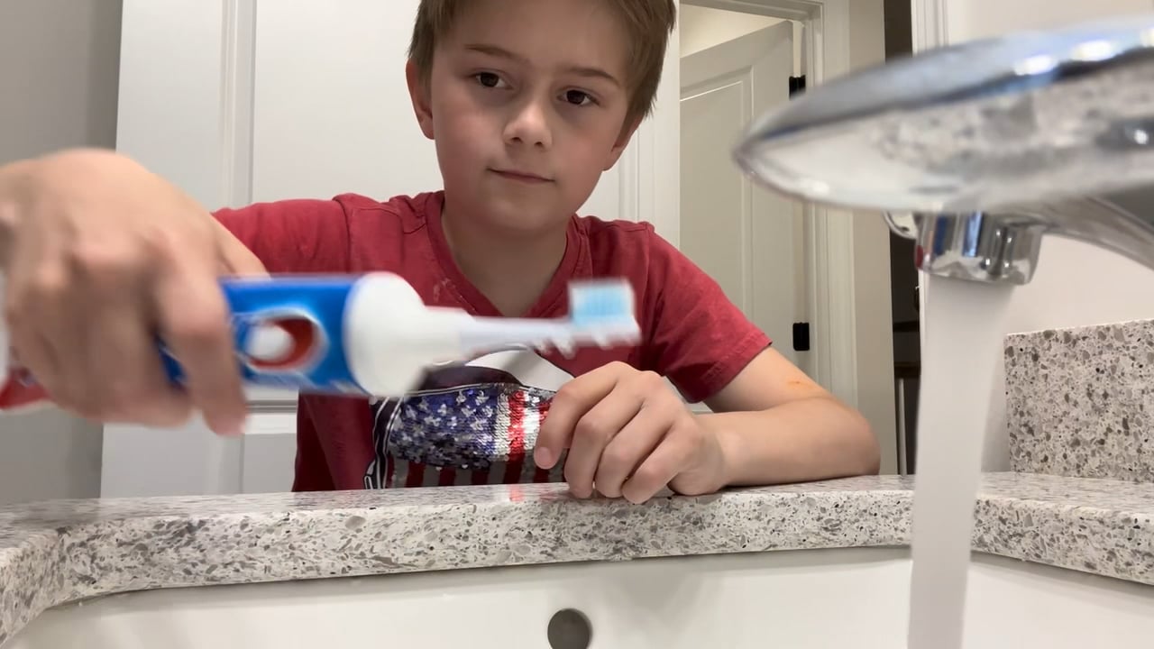 NO MESS NO STRESS TOOTHBRUSH