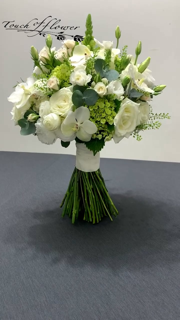 flowers vases on Vimeo