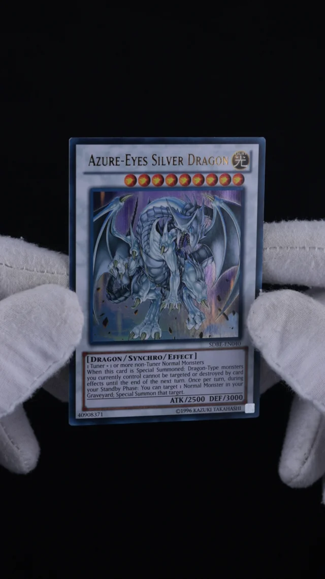 Azure Eyes Silver Dragon