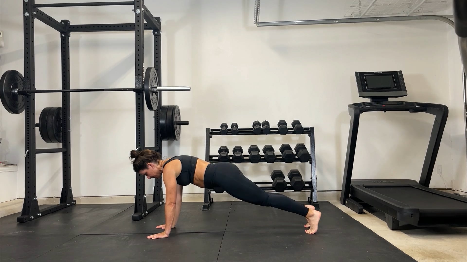 Plank Knee Taps on Vimeo