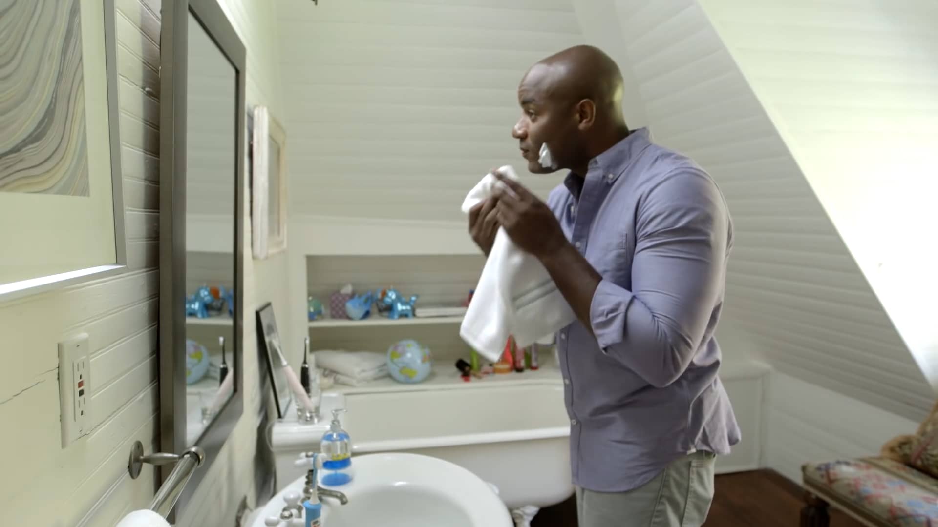 Philips Sonicare DiamondClean on Vimeo