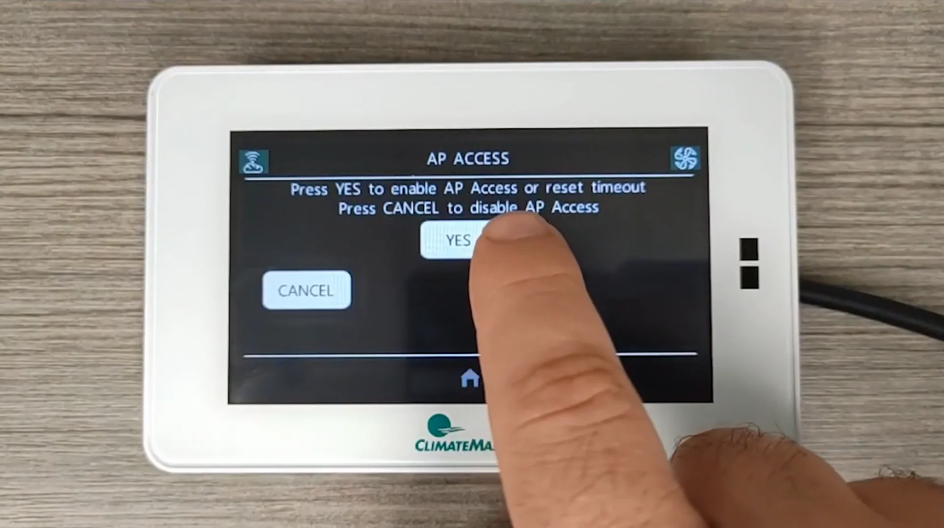 Temporary Local Access to iGate® 2 Communicating (AWC) Thermostat using ...