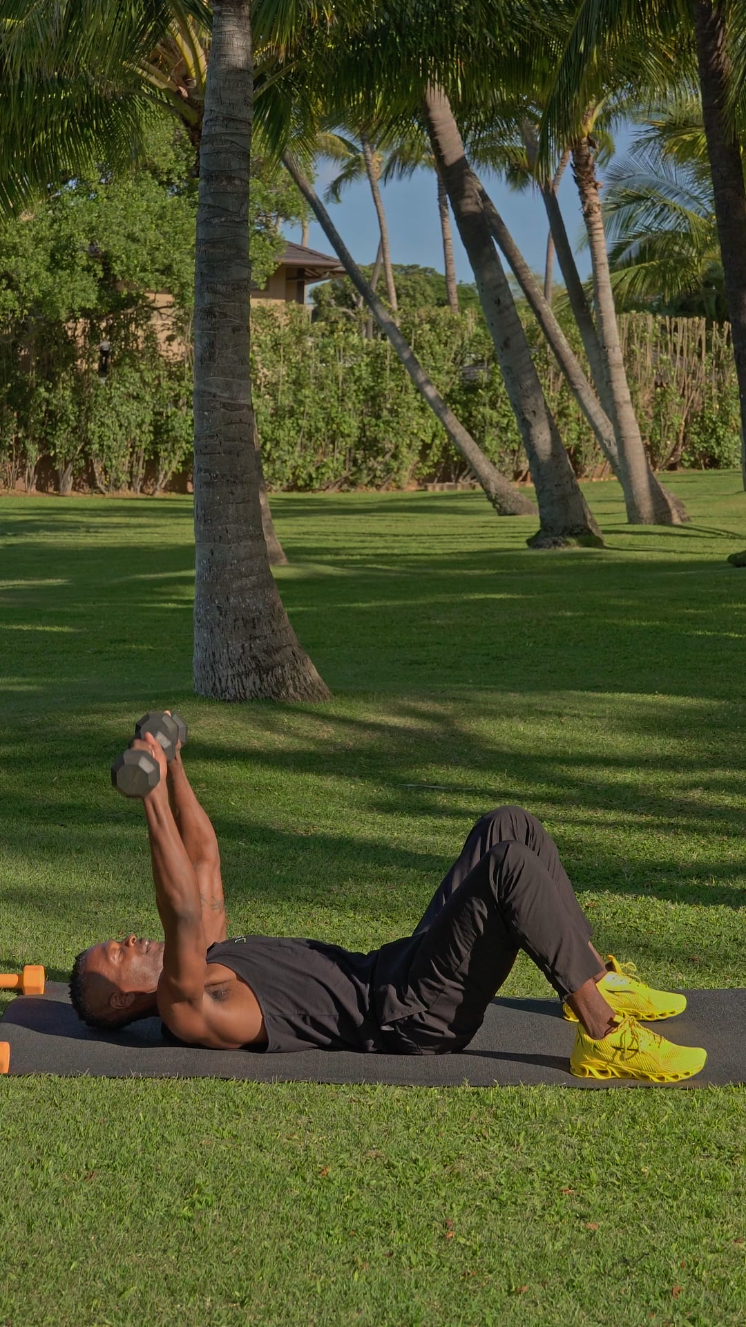 DIAMONDS 5 FLOOR CHEST PRESS on Vimeo