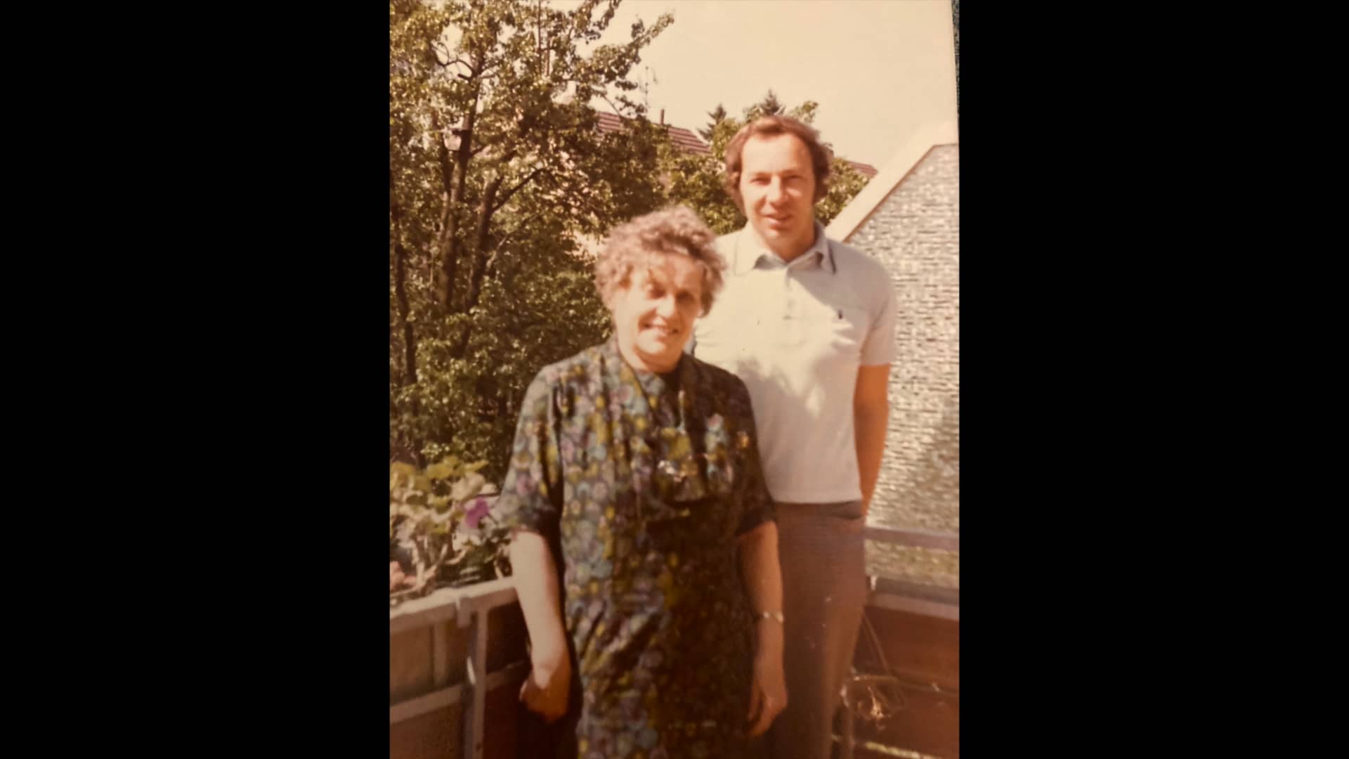 Omi and Dad 1977 on Vimeo