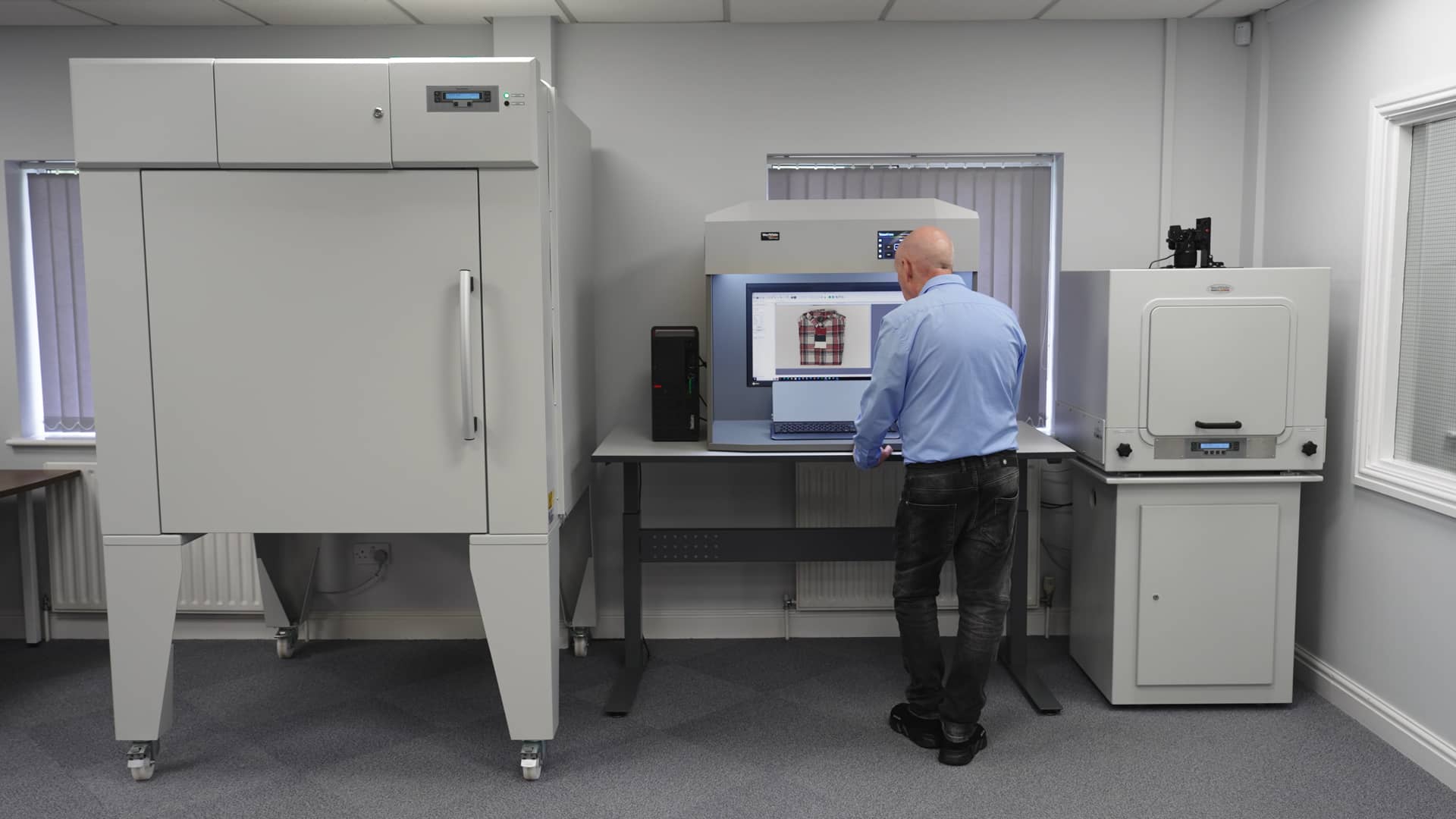 VisionView light booth Product Overview on Vimeo