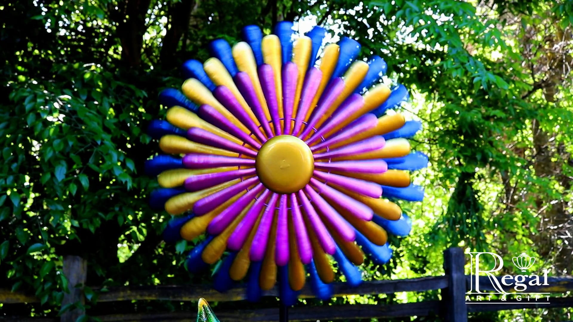 13426 Triple Wind Spinner Flower on Vimeo