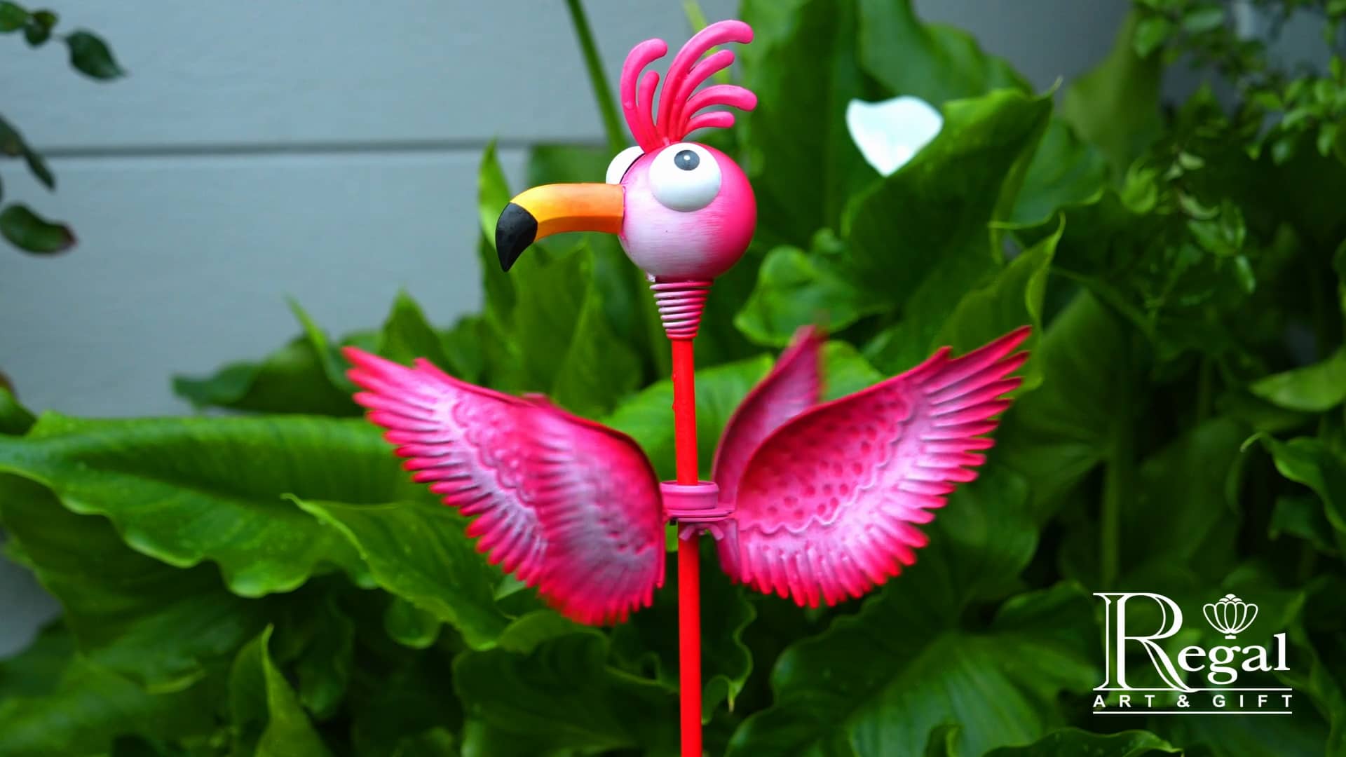 13504 Goofy Spinner Stake Flamingo on Vimeo