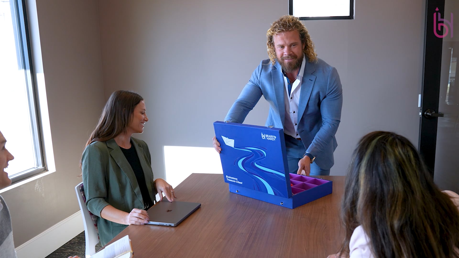Brainy and Handy Brainstorming Kit V2 on Vimeo