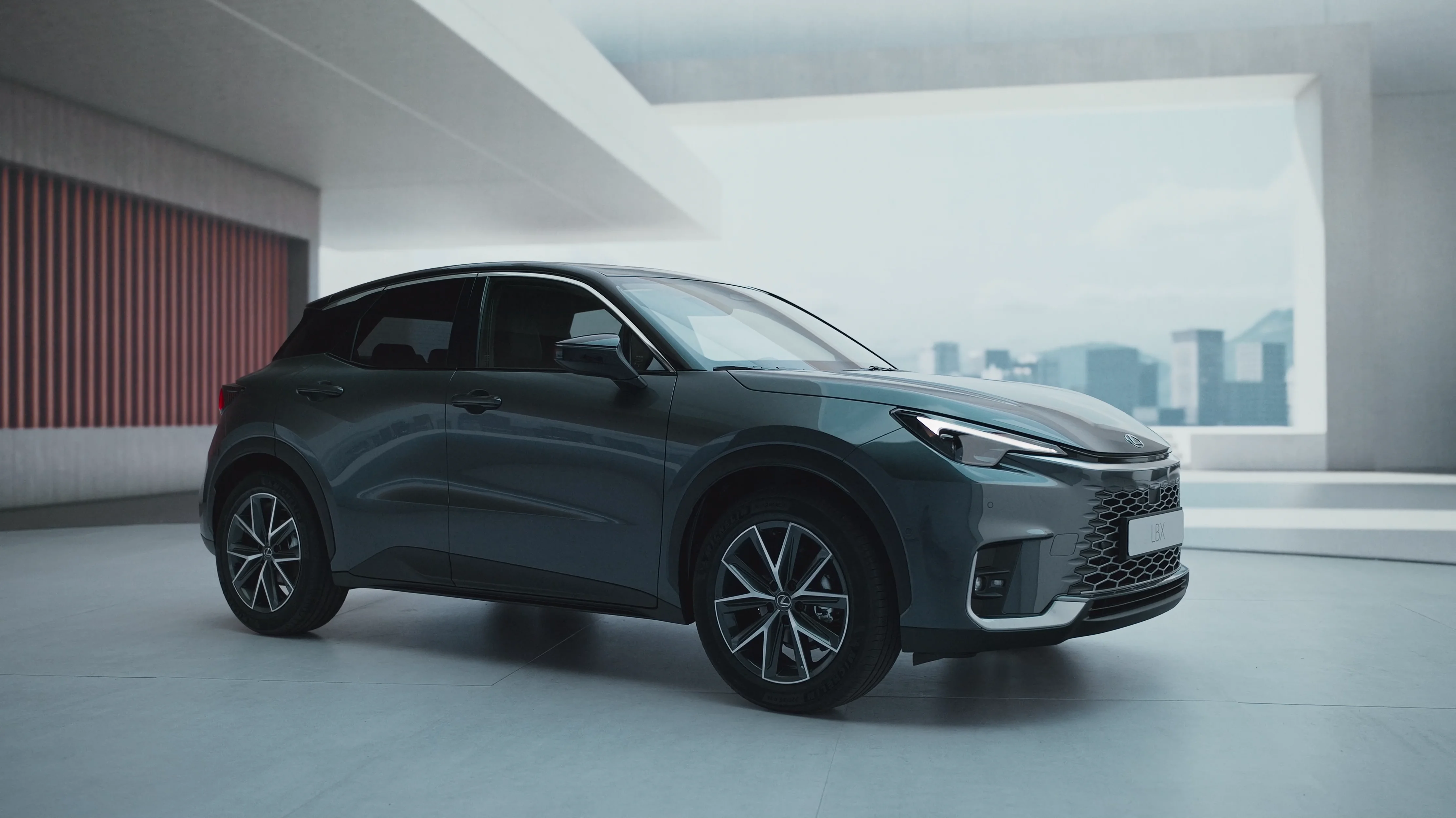 LBX_COOL Sonic Grey Bitone_Static B-ROLL_Exterior