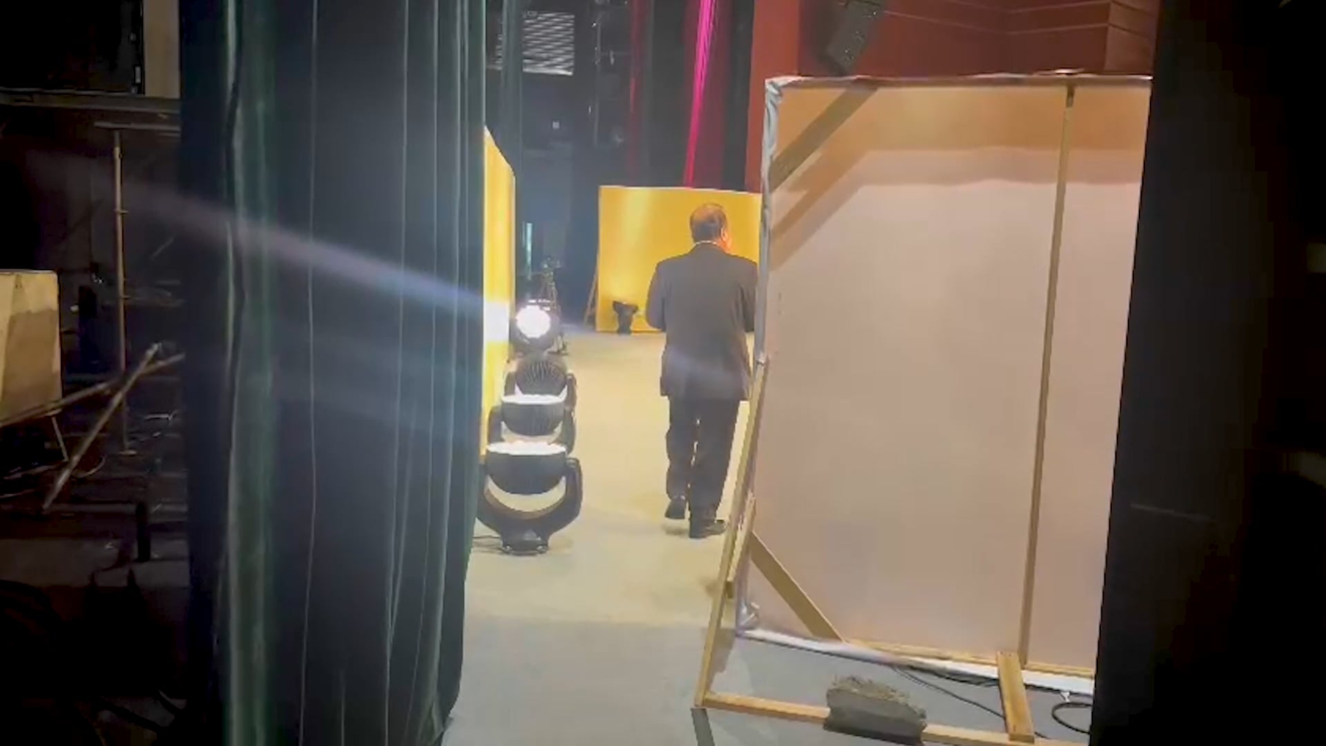 Abidjan Stage Entry V2 on Vimeo