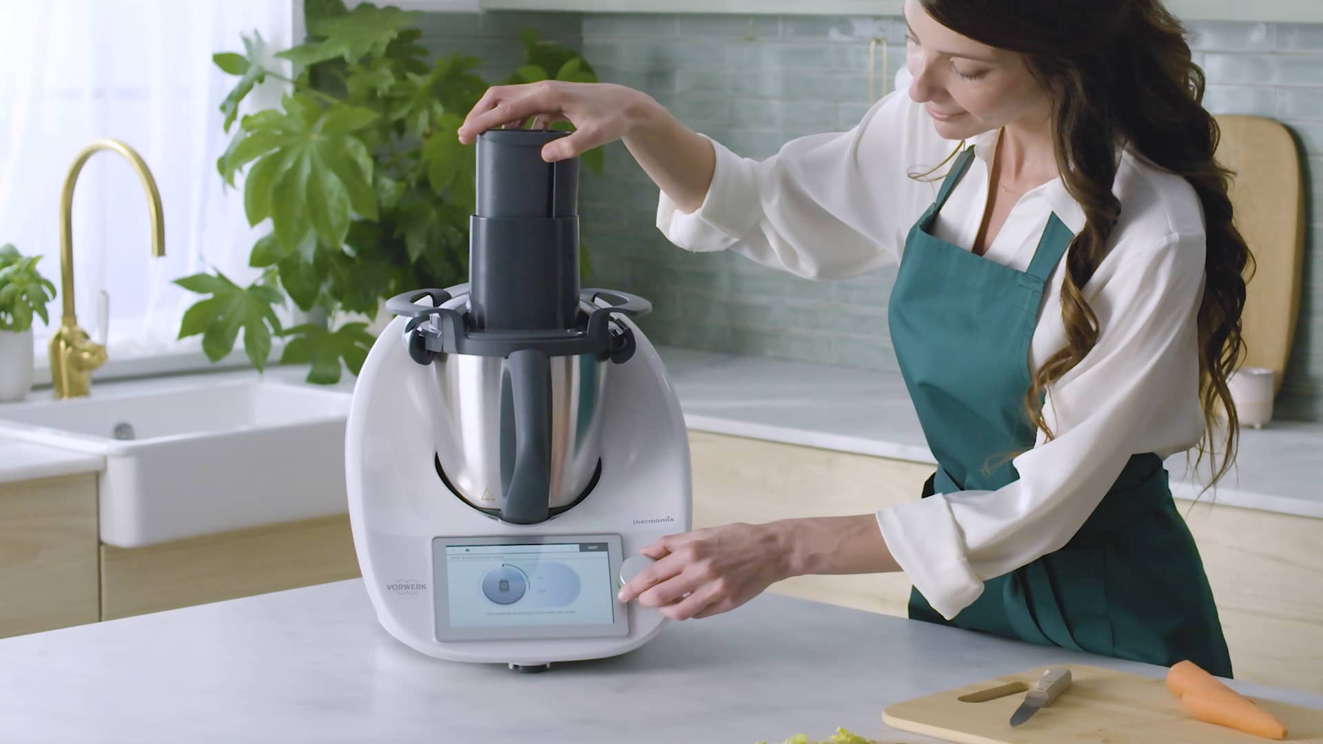 int_thermomix_cutter-TM6_product-how-to_video_product-launch_03-cooking ...