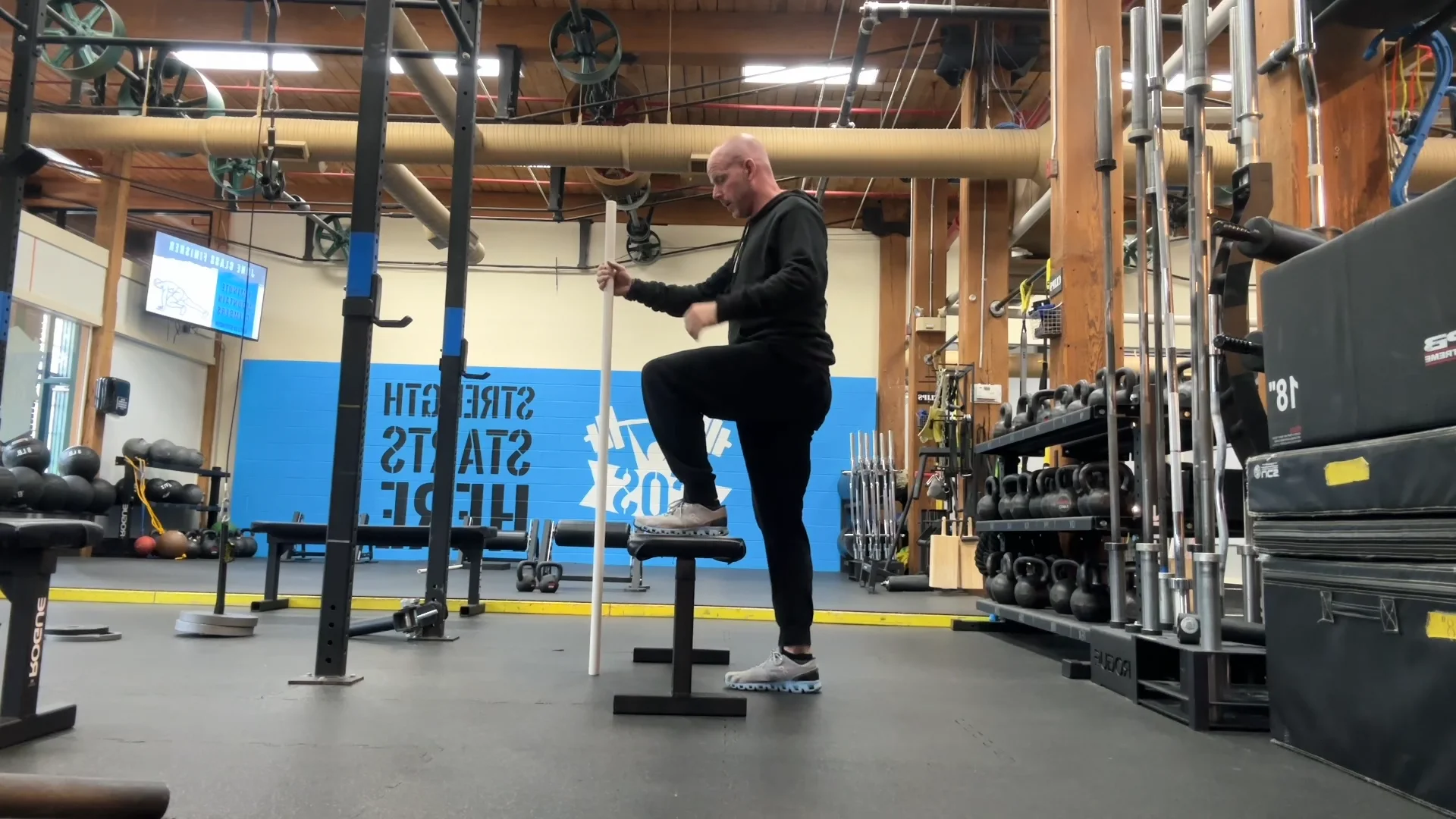 Bench lift offs- end range hip flexor on Vimeo