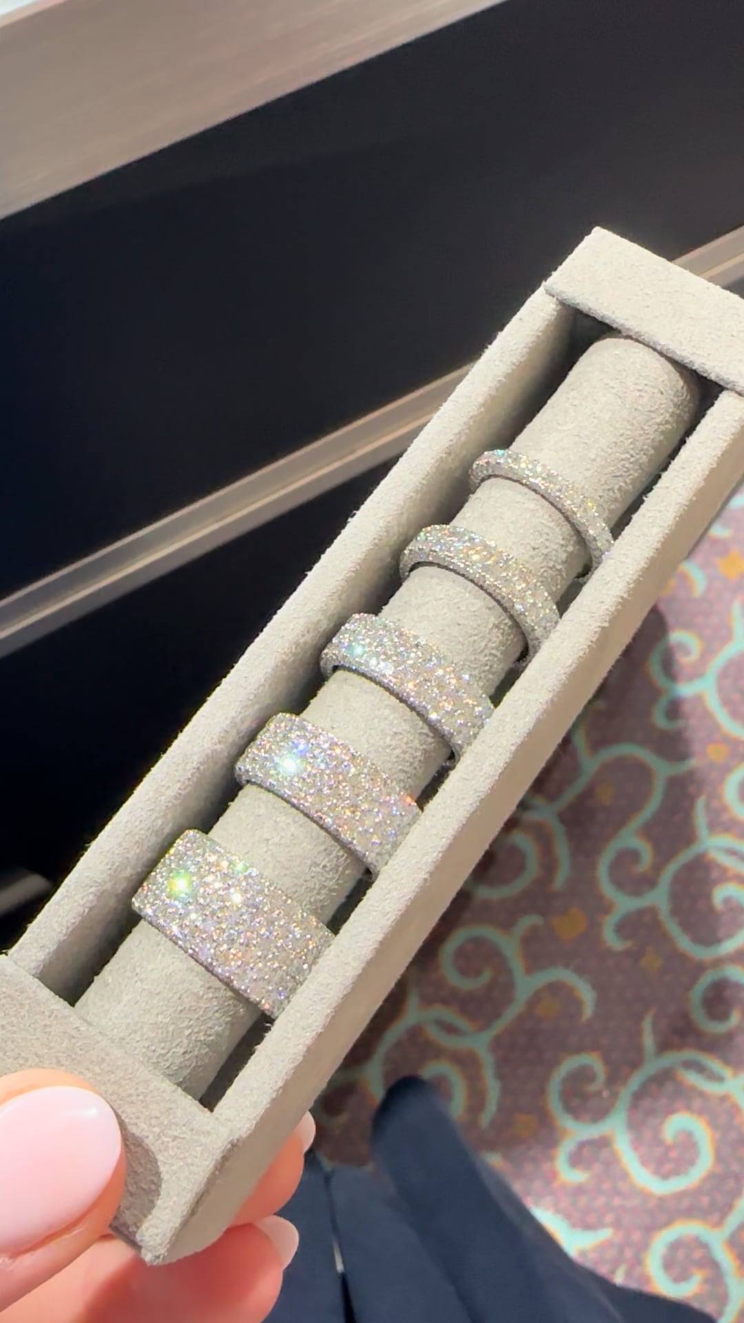 Top & Side Diam Bands on Vimeo