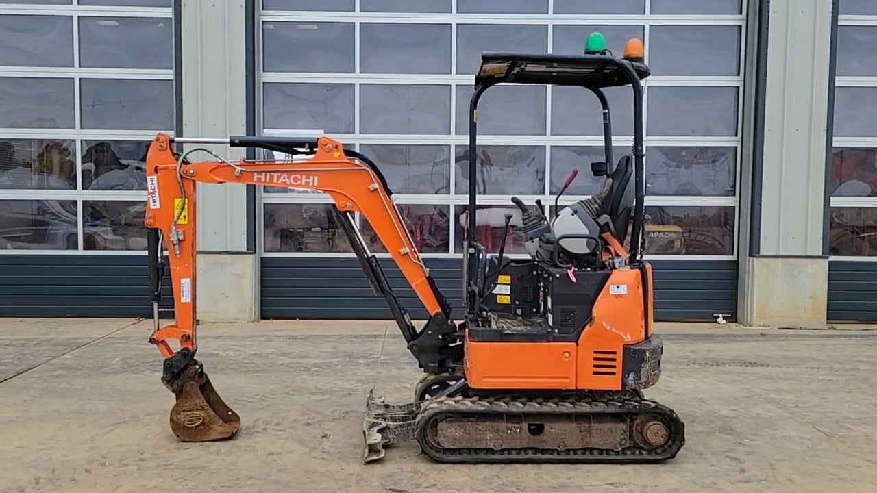 Hitachi ZX19U-5A - Leeds June 23 on Vimeo
