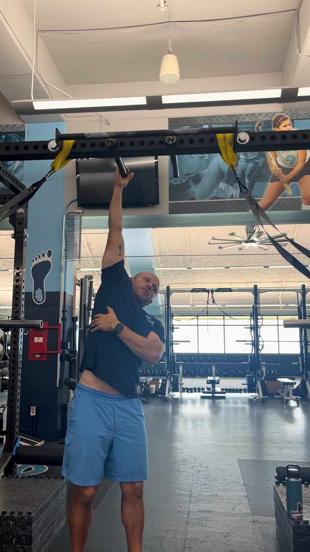 Single arm hang on Vimeo