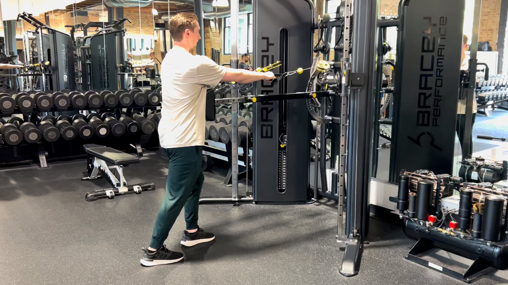 Alternating Standing Cable Row on Vimeo